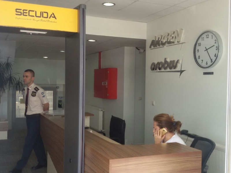 SECUDA SEC 200 WALKTHROUGH BODY SEARCHING METAL DETECTOR - Eng